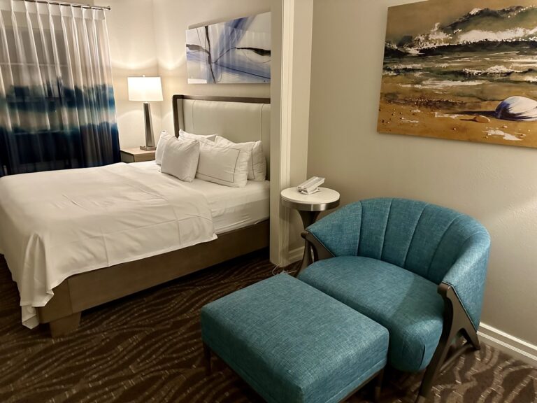 Review: Hilton Grand Vacations Club SeaWorld Orlando - Live and Let's Fly