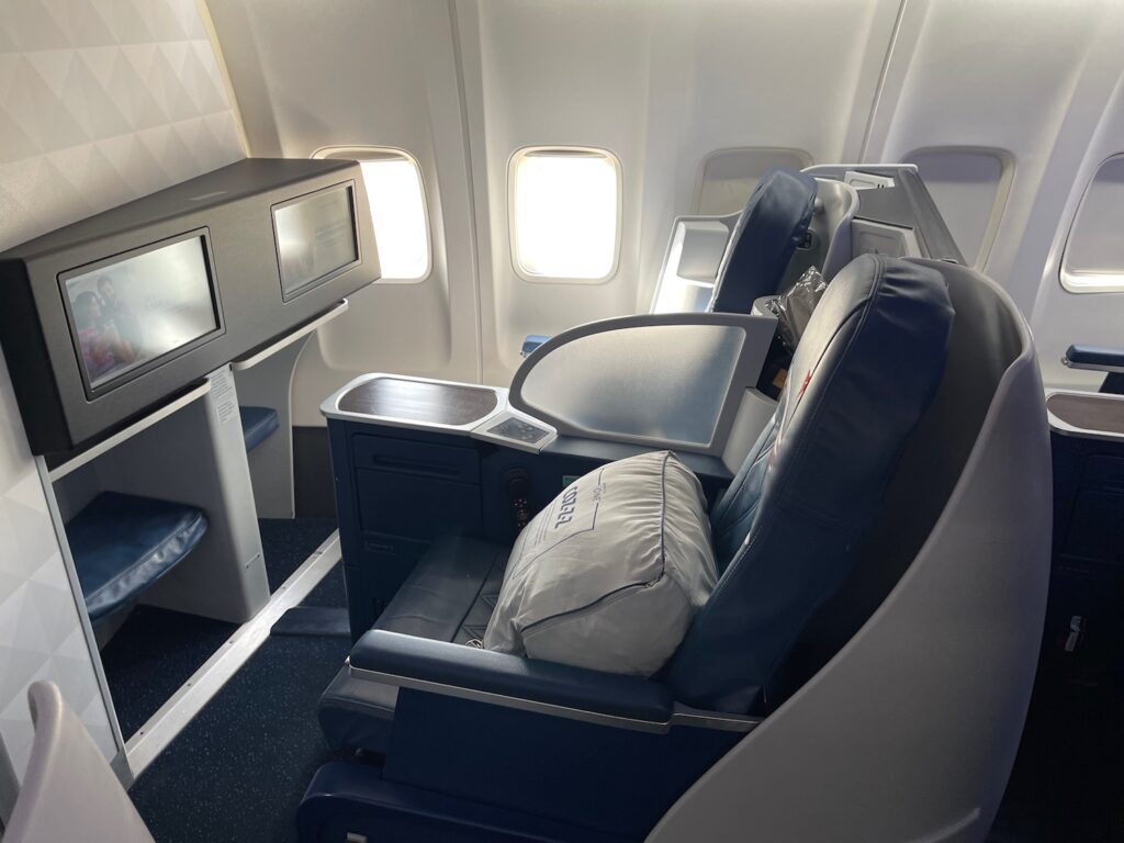 Review: Delta Air Lines 757-200 Business Class - Live and Let's Fly