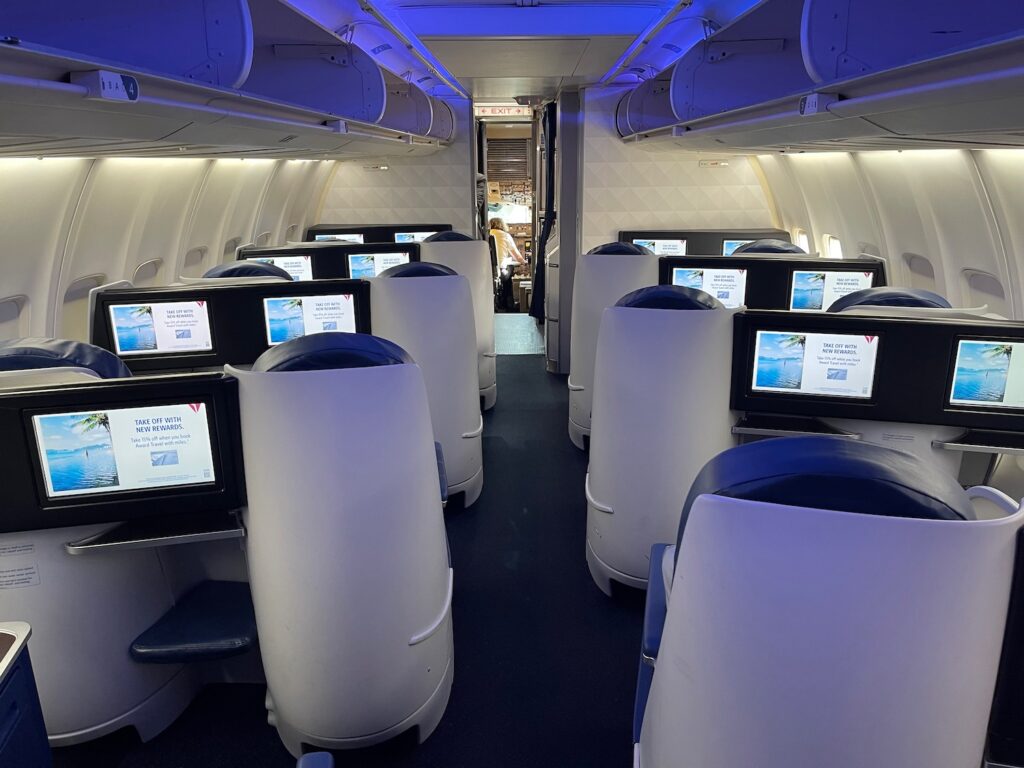 757-200 Business Class: Delta Vs. United - Live and Let's Fly