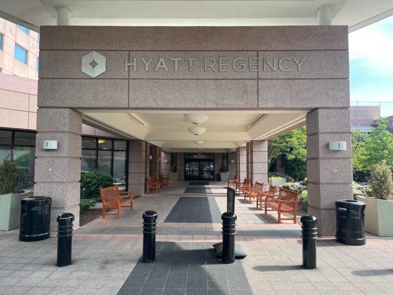 Review: Hyatt Regency Dulles - Live and Let's Fly