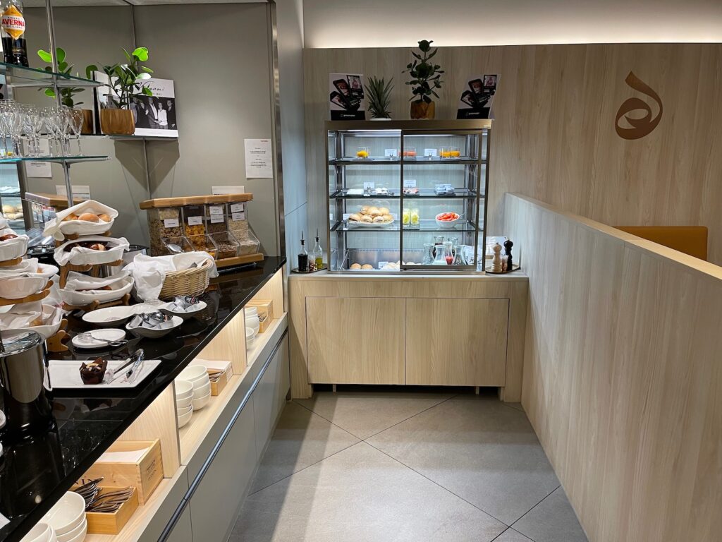 Review: Marhaba Lounge Zurich (ZRH) - Live and Let's Fly