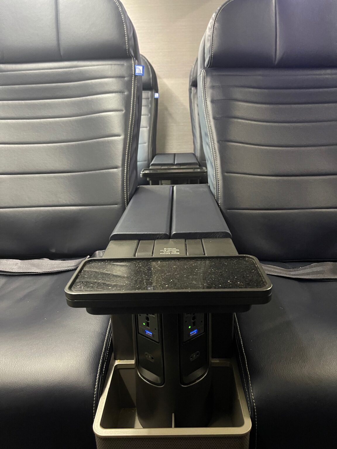 Review: United Airlines 737 MAX 8 First Class - Live and Let's Fly