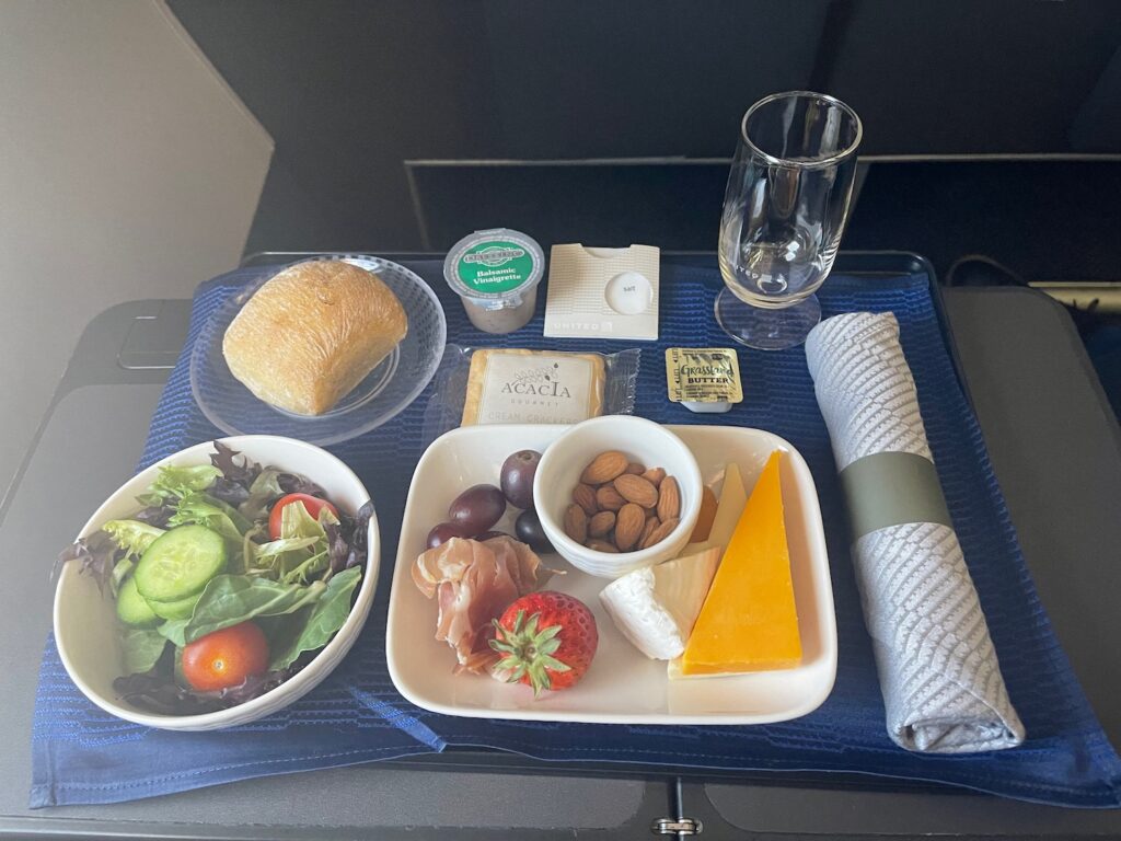 Review: United Airlines 757-300 First Class - Live and Let's Fly