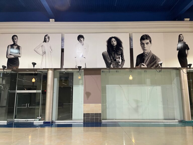 Our Eerie Walk Through The Desolate Primm Outlets - Live and Let's Fly