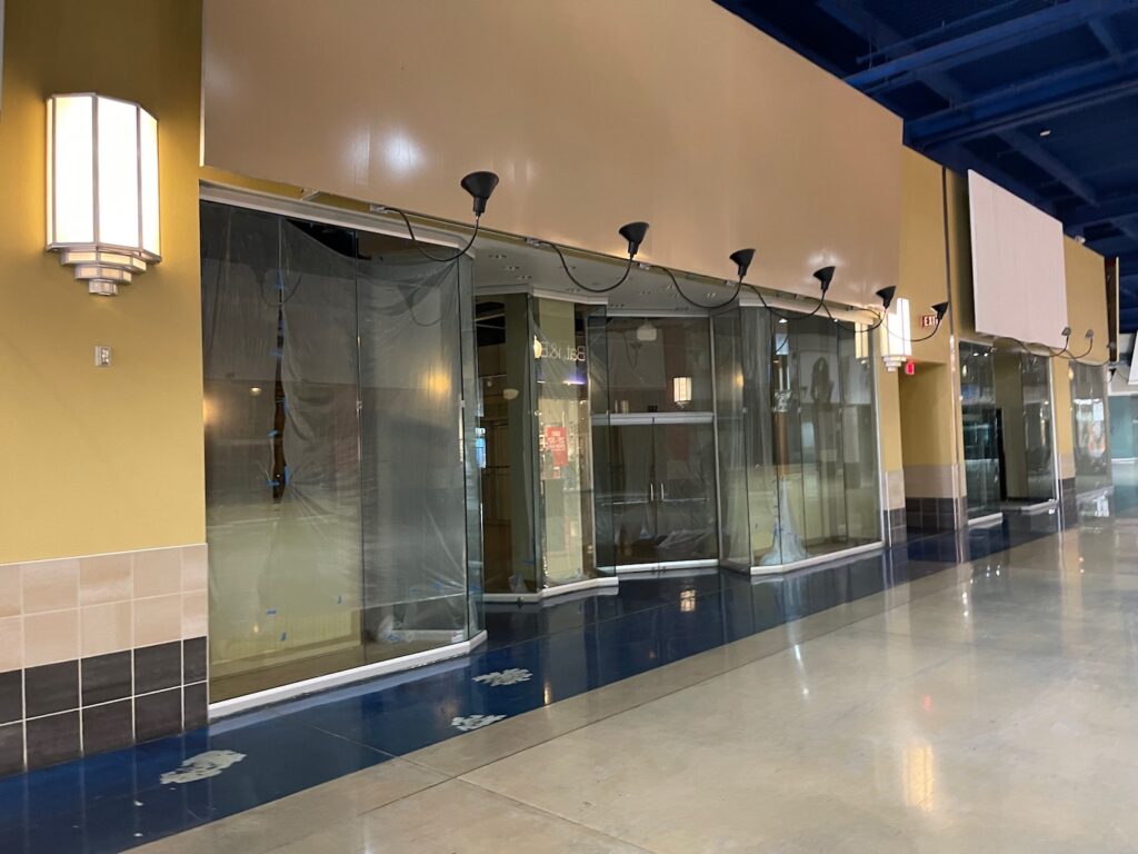 Our Eerie Walk Through The Desolate Primm Outlets - Live and Let's Fly