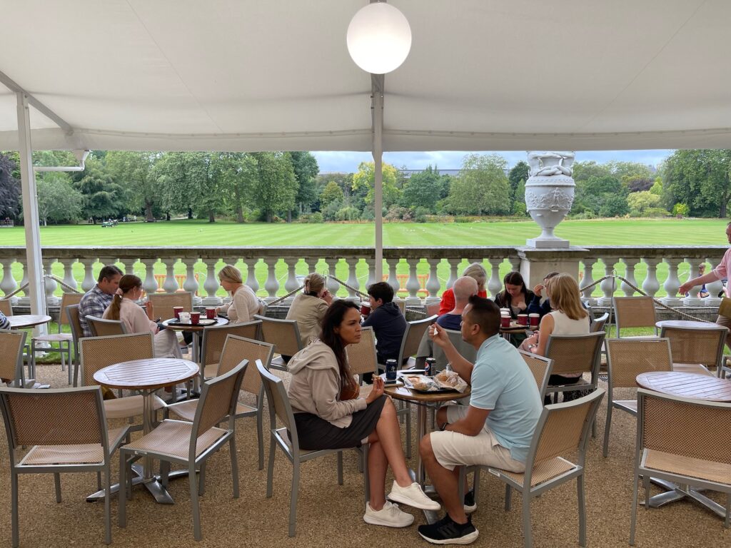 Buckingham Palace Coffee: Is It Worth the Trip? A Review