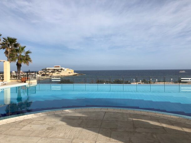 Review: Hilton Malta - Live and Let's Fly