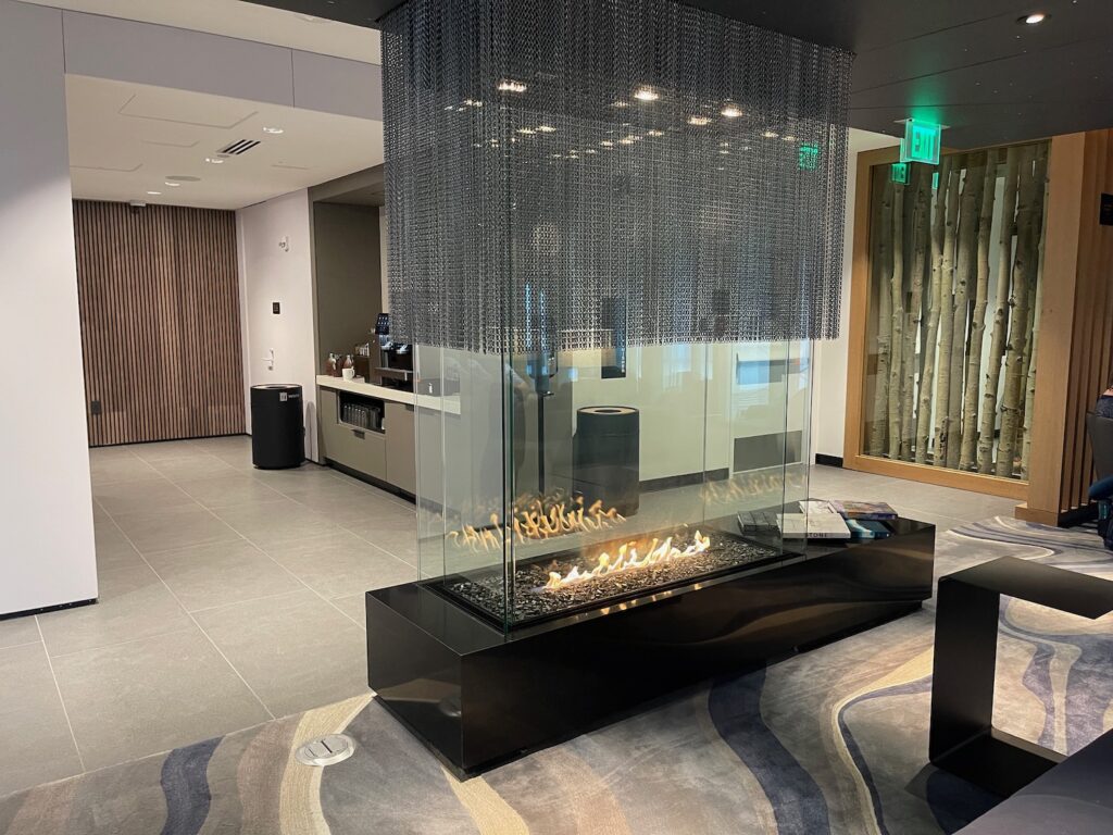 New and Stunning AA Admirals Club Denver Review
