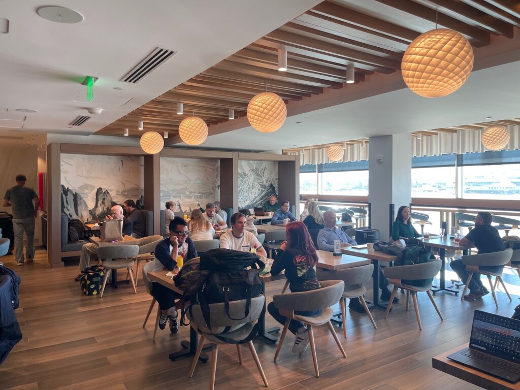 New and Stunning AA Admirals Club Denver Review