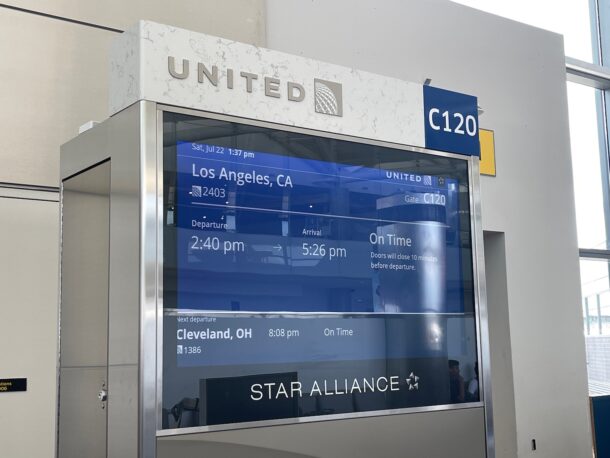 757-200 Business Class: Delta Vs. United - Live and Let's Fly