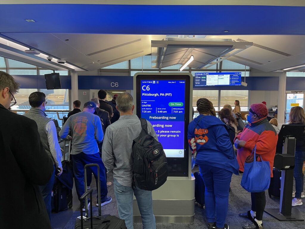 United Airlines Shuffles Boarding Process - Live and Let's Fly