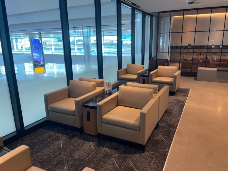 Review: United Club Denver Concourse A West (DEN) - Live and Let's Fly