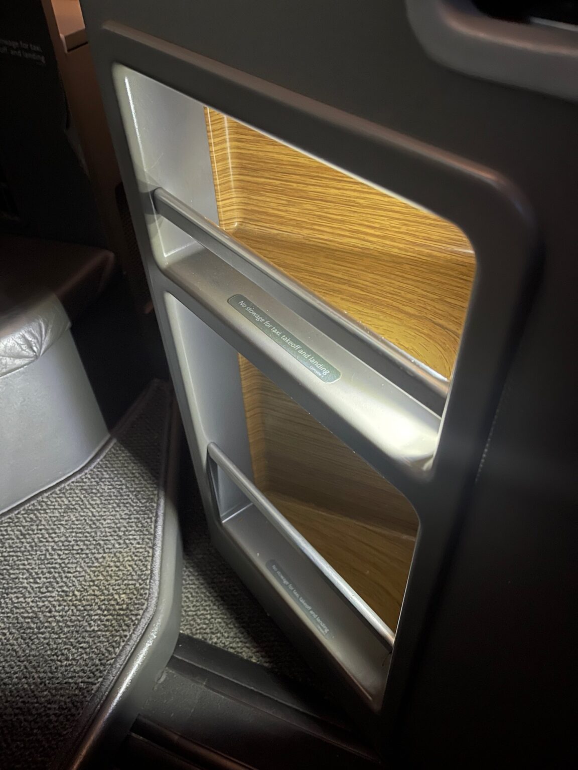 Review: American Airlines A321T First Class New York - Los Angeles ...