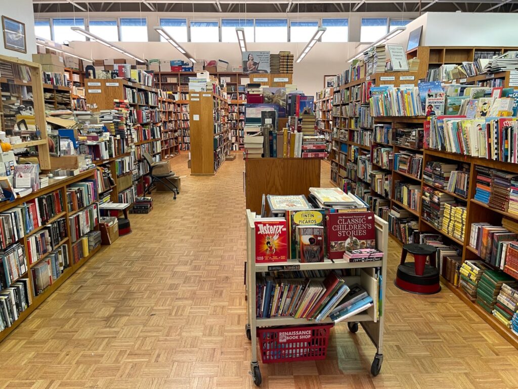 Discover MKE Airport's Used Bookstore: A Unique Find in 2025