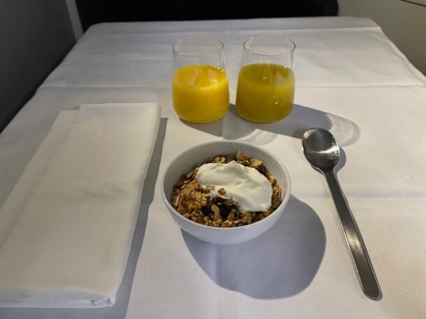 Qantas First Class Breakfast: Then And Now - Live and Let's Fly