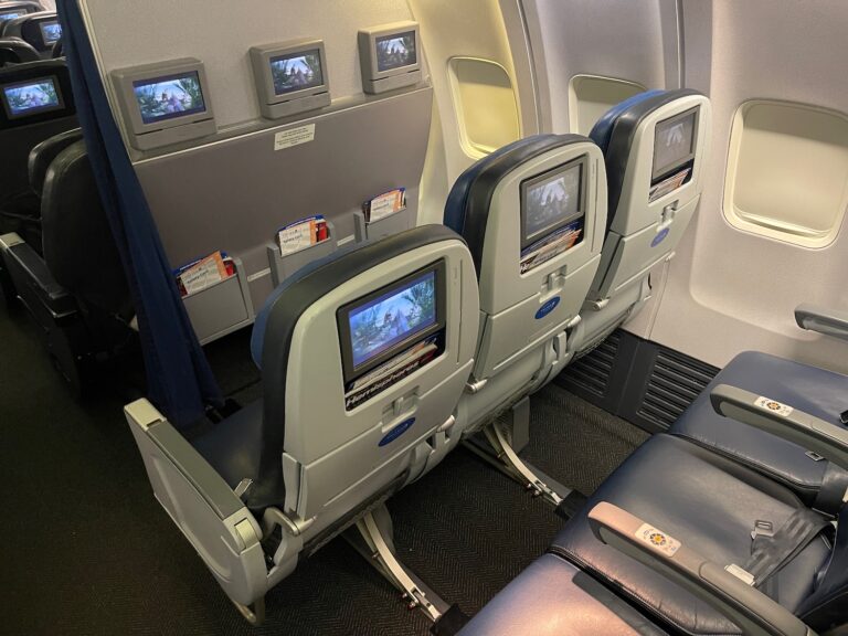 Frontier Vs. United: Point-By-Point Comparison On Same Route - Live and ...
