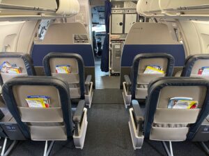 Review: United Airlines A319 First Class - Live and Let's Fly