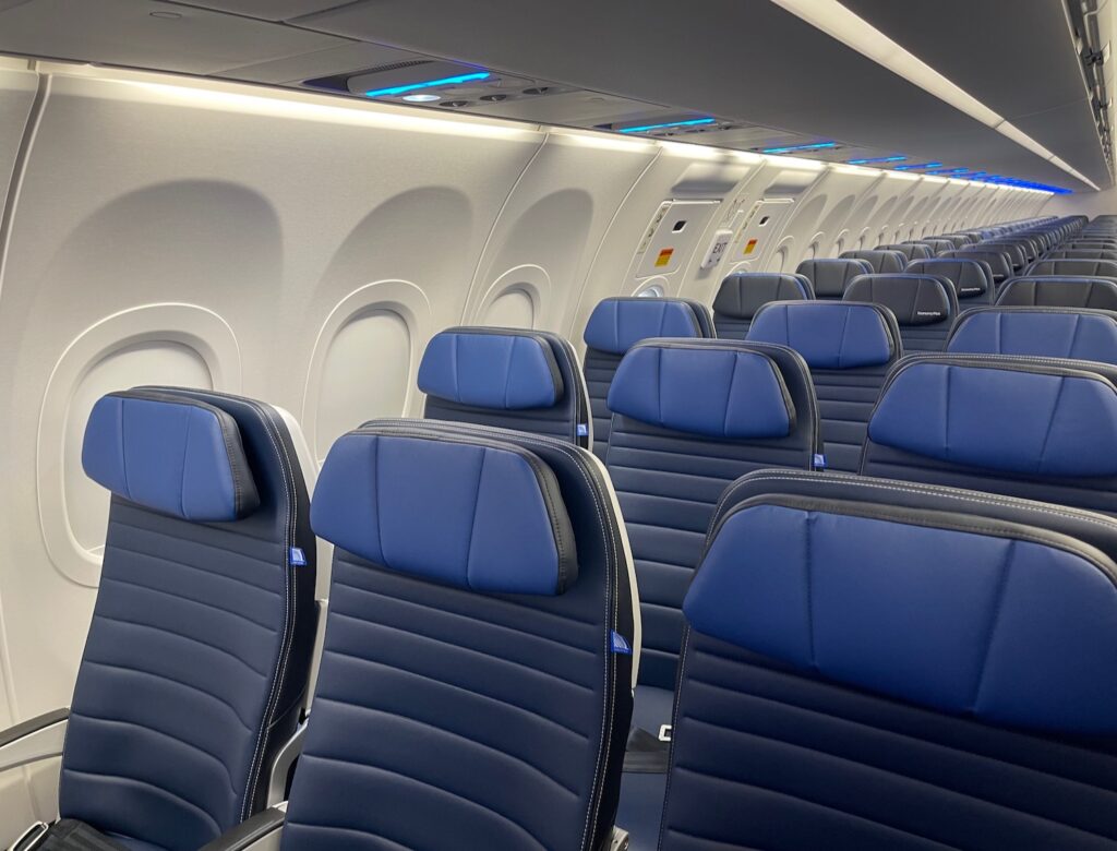 United A321neo: First Look at the New Cabin