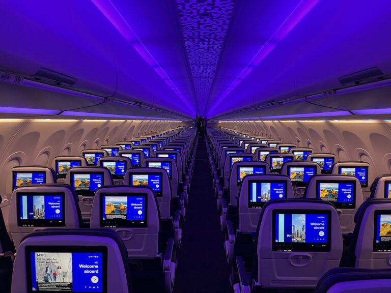 United A321neo: First Look at the New Cabin