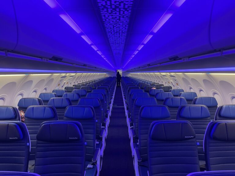 United A321neo: First Look at the New Cabin