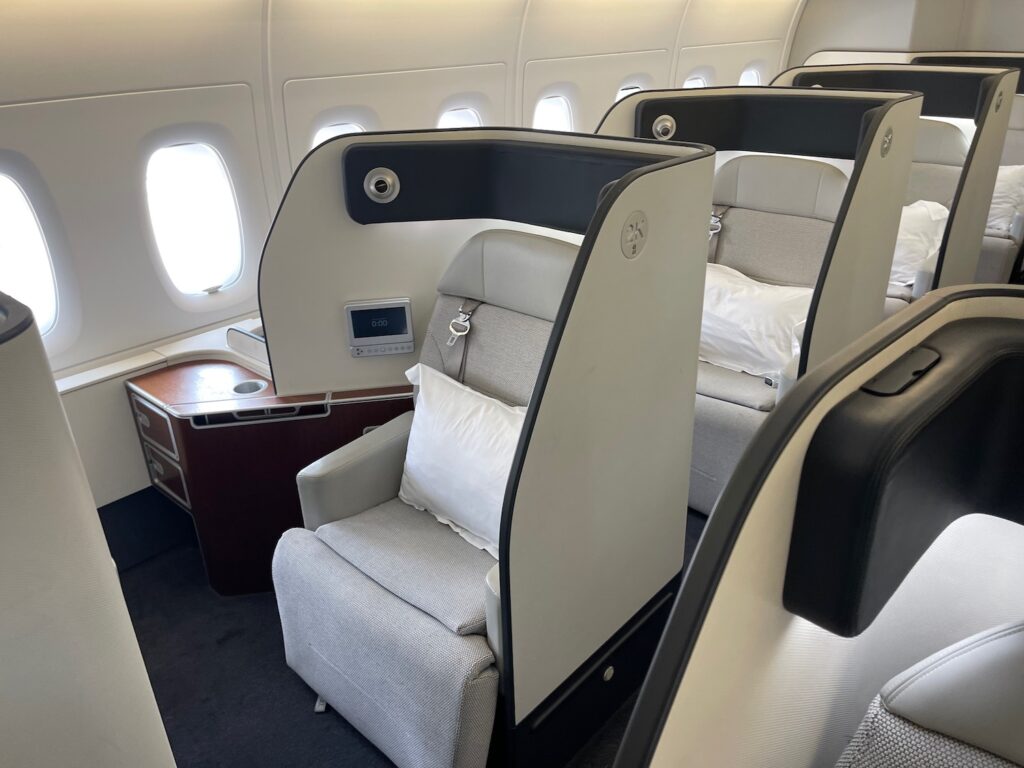 Qantas Offers A Compromise On First Class "Mistake Fare" - Live and Let ...