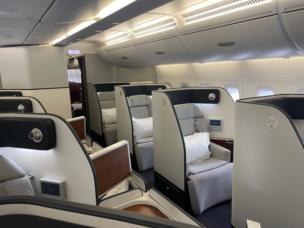 Review: Qantas A380 First Class Sydney - Los Angeles - Live and Let's Fly