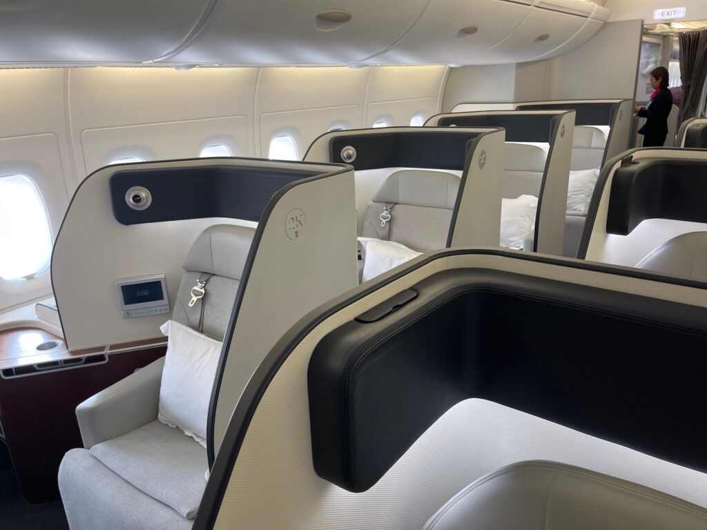 Review: Qantas A380 First Class Sydney - Los Angeles - Live and Let's Fly