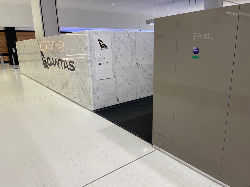 Review: Qantas A380 First Class Sydney - Los Angeles - Live and Let's Fly