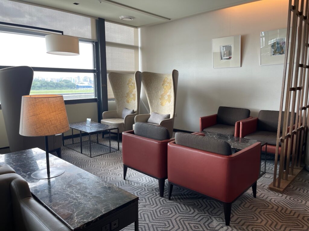 Review: Singapore Airlines SilverKris Lounge Manila (MNL) - Live and ...
