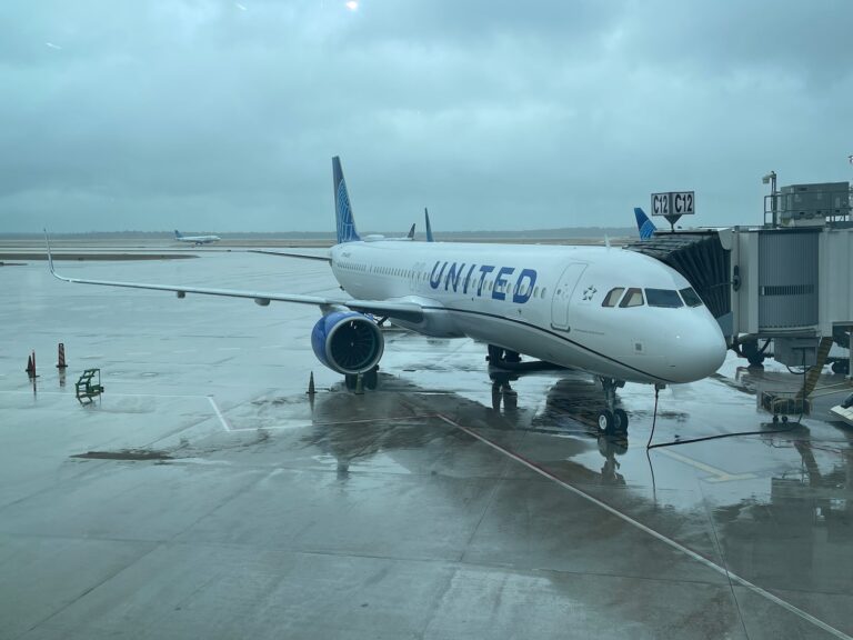 Review: United Airlines A321neo Economy Class (Inaugural Flight) - Live ...