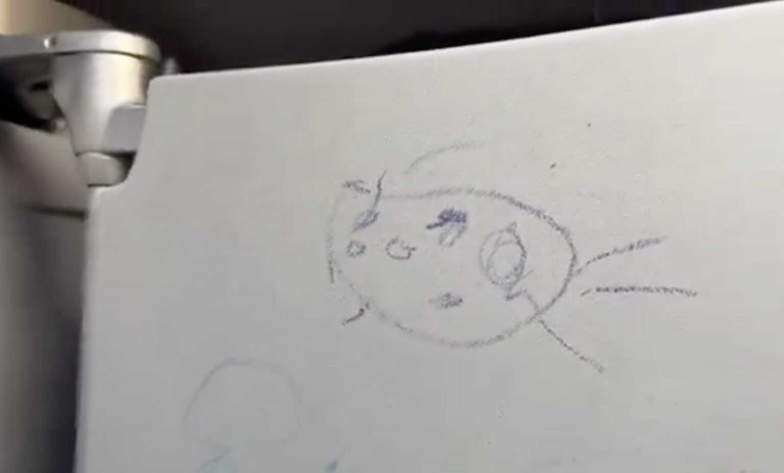 Child Scribbles On Airline Tray Table: Bad Parenting, Bad Cleaning Crew - Live and Let's Fly