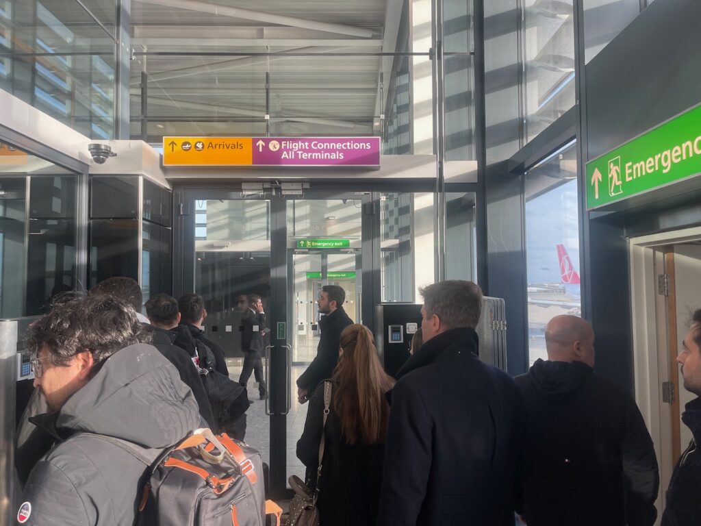 UPDATE: My 60-Minute London Heathrow Connection Went Sideways... - Live ...