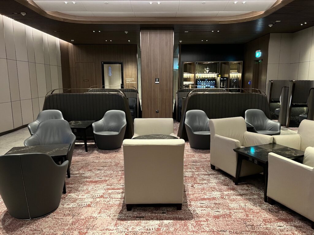 Singapore Airlines First Class Lounge (SIN) Review in 2025
