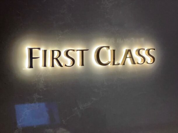 Review: Singapore Airlines First Class Lounge (SIN) - Live and Let's Fly