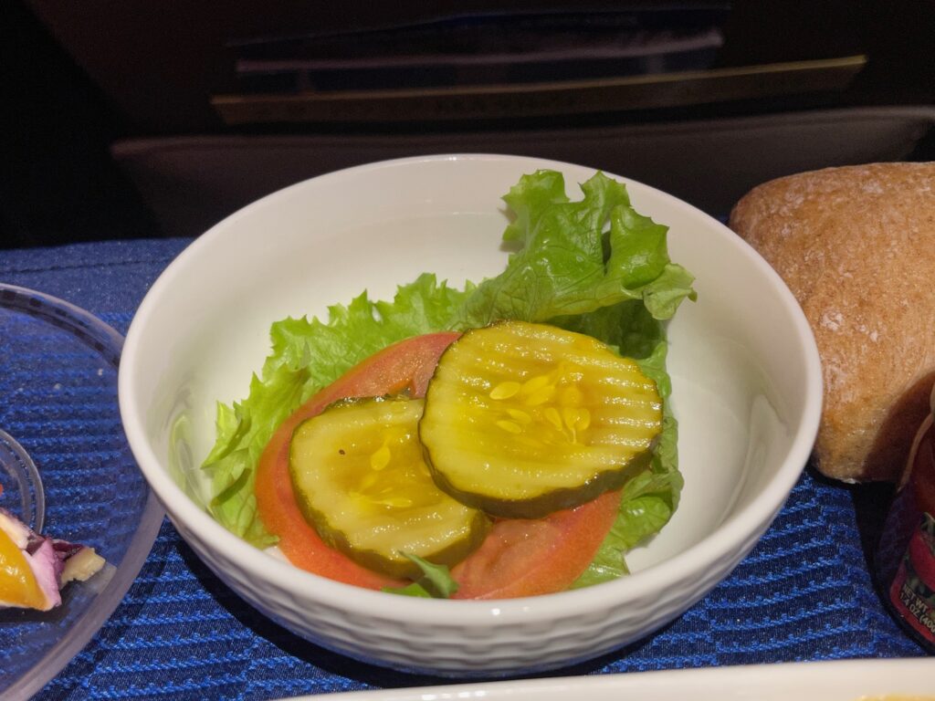 Cheeseburger Always A Safe Bet In United Airlines First Class - Live ...