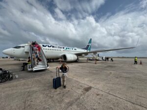 First Impressions: WestJet 737-700 Premium Class - Live and Let's Fly