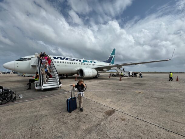 First Impressions: WestJet 737-700 Premium Class - Live and Let's Fly