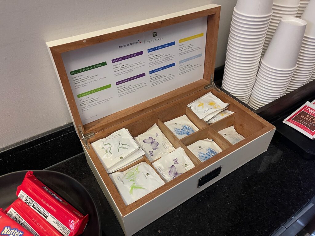 Review: American Airlines Admirals Club Charlotte (CLT - Concourse C ...