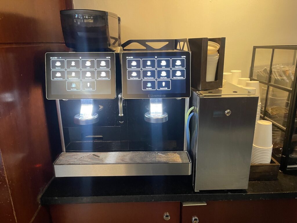 Review: American Airlines Admirals Club Charlotte (CLT - Concourse C ...