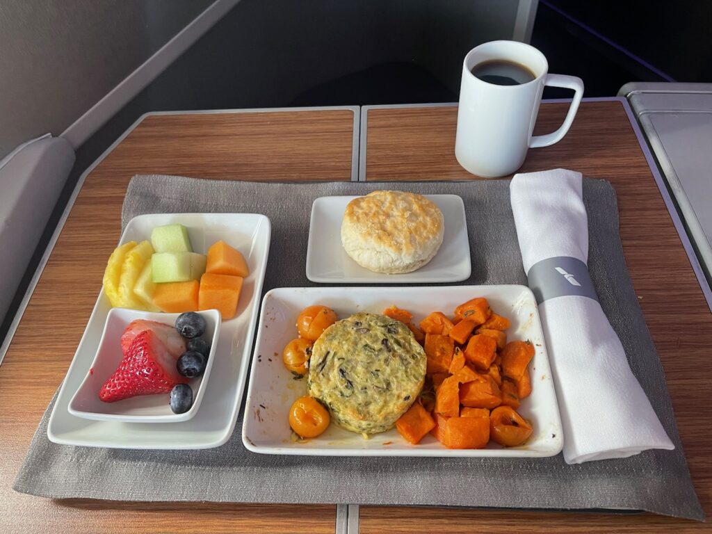 Who Does First Class Breakast Best, American, Delta, Or United? - Live ...