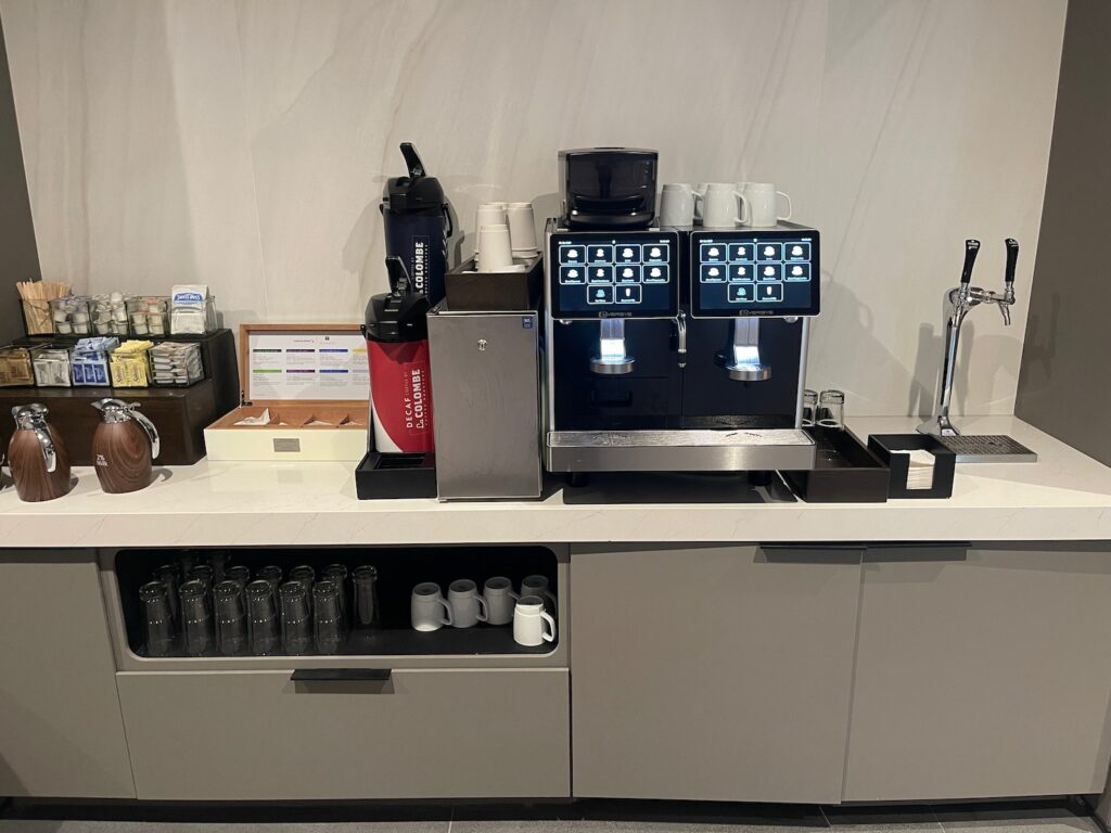 Review: American Airlines Admirals Club Denver (DEN) - Live and Let's Fly