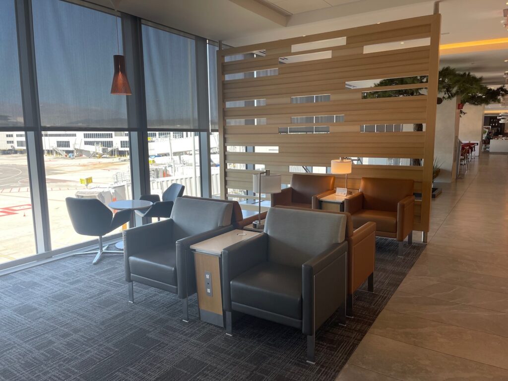 Review: American Airlines Admirals Club San Francisco (SFO) - Live and ...
