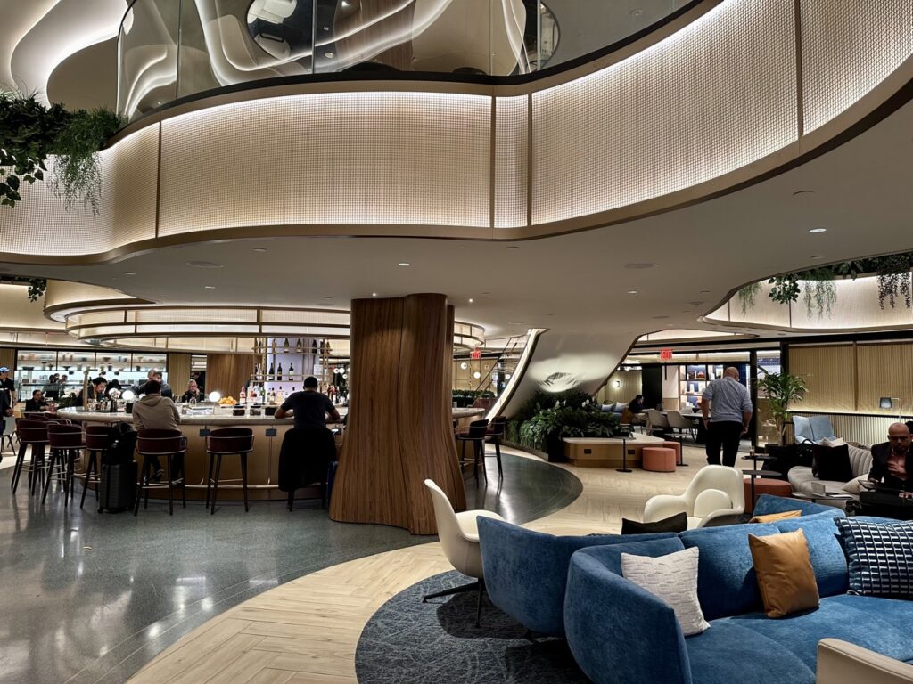 Review: Chase Sapphire Lounge LaGuardia (by The Club) - Live and Let's Fly