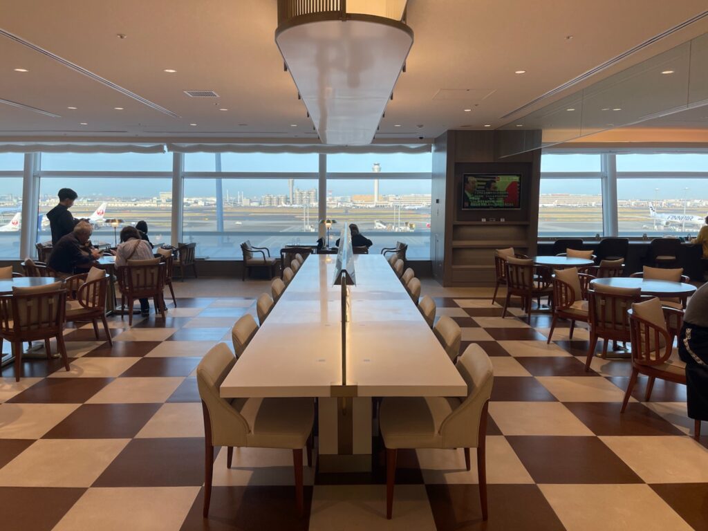 Review: JAL First Class Lounge Tokyo Haneda (HND) - Live and Let's Fly