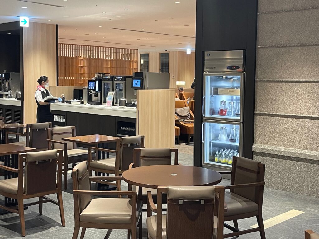 Review: JAL Sakura Sky View Lounge Tokyo Haneda (HND) - Live and Let's Fly