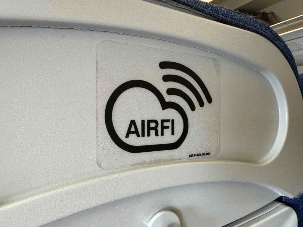 Review: TAROM A318 Business Class - Live and Let's Fly