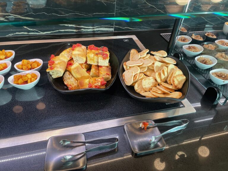 Review: Chase Sapphire Lounge New York (JFK) - Live and Let's Fly
