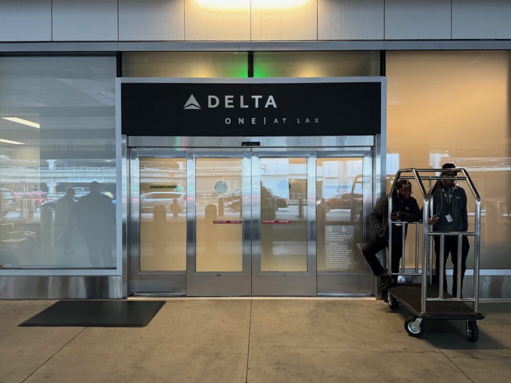 Posh: Delta One Premium Check-In Facility At LAX - Live and Let's Fly