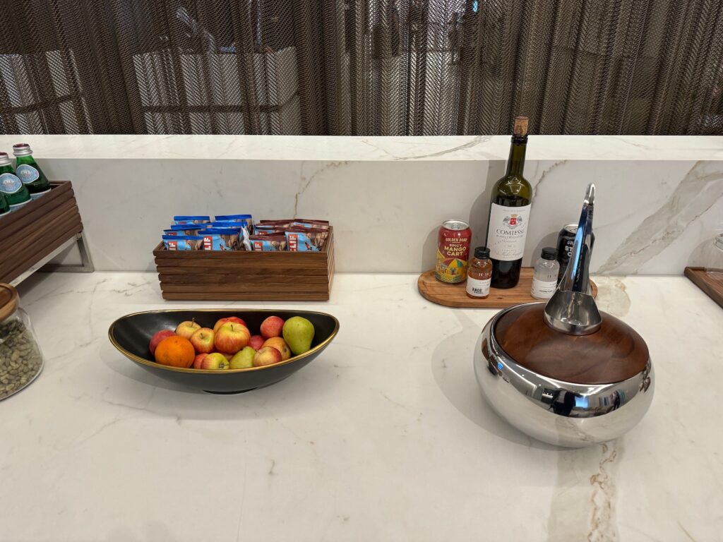 Posh: Delta One Premium Check-In Facility At LAX - Live and Let's Fly