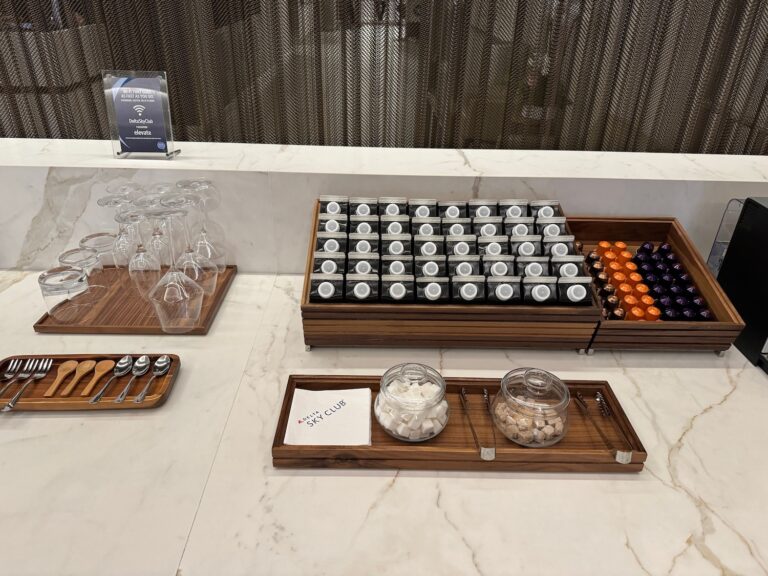 Posh: Delta One Premium Check-In Facility At LAX - Live and Let's Fly